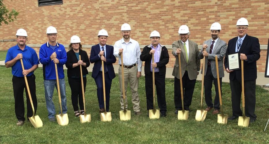 Camanche celebrates school renovations | Local News | clintonherald.com
