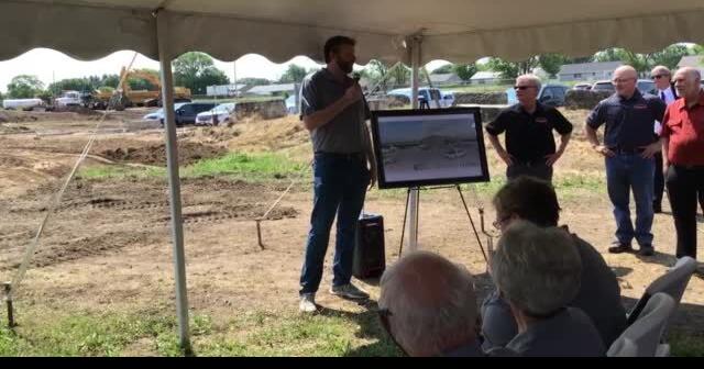 Naeve Family Beef President Andrew Naeve speaks about the business at ...