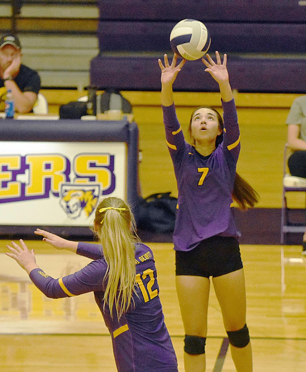Prep Report: River Hawks outlast Sabers | Sports | clintonherald.com