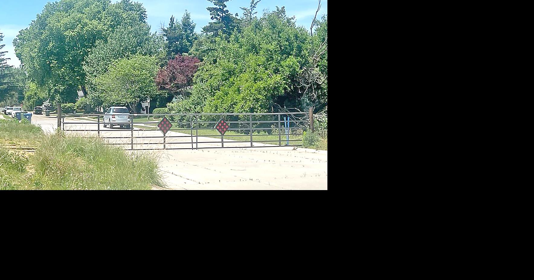 Amended Riverstone Crossing plan would eliminate 'cattle gate'; public ...