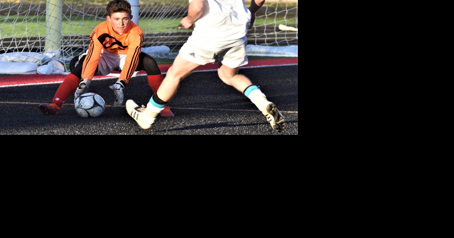 River Kings battle, fall in penalties | Sports | clintonherald.com