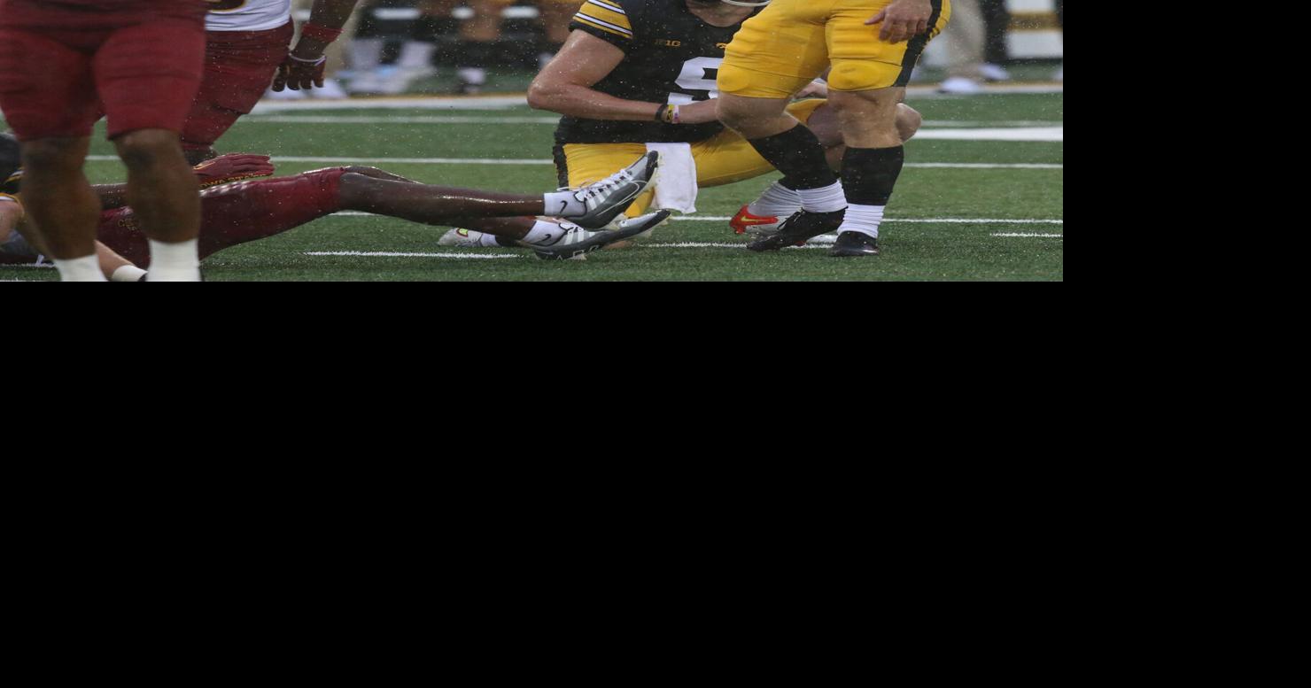 Cyclones win defensive battle, snap six game losing streak in Cy-Hawk ...