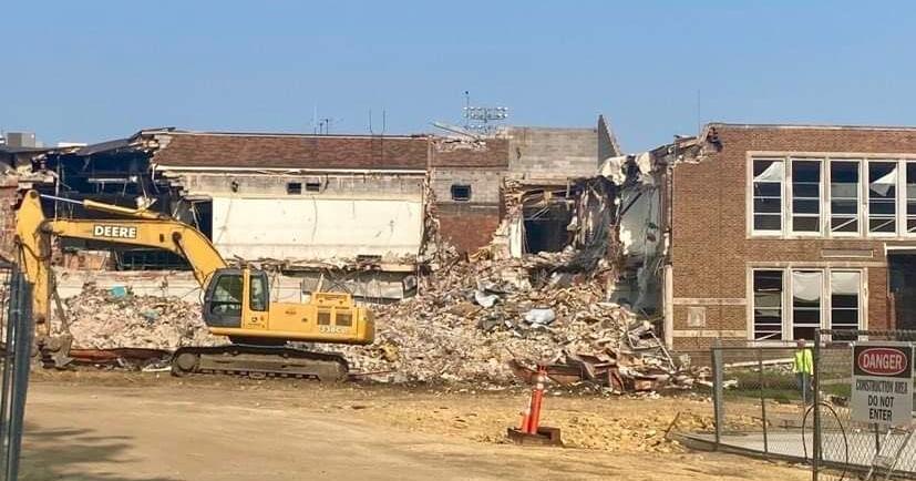 Demolition continues on CHS 1919 building | Local News | clintonherald.com