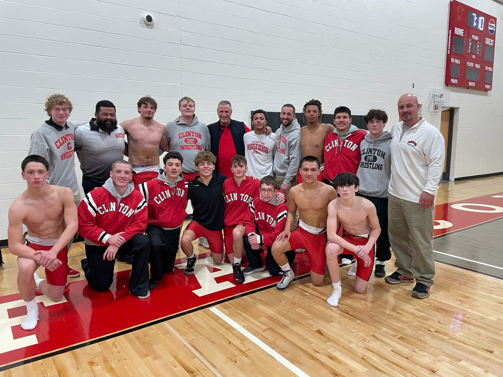 River King grapplers open season with win over Davenport West | High ...