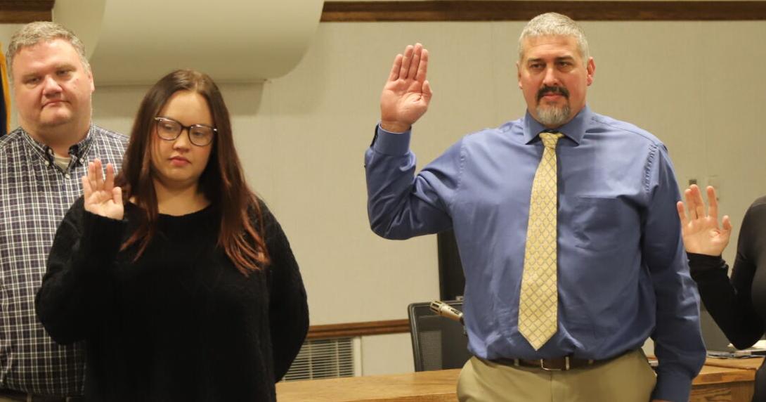 New members join Clinton School Board | Local News | clintonherald.com