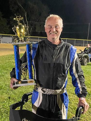 WINGING IT: Camanche man, 65, takes up kart racing, wins championship ...