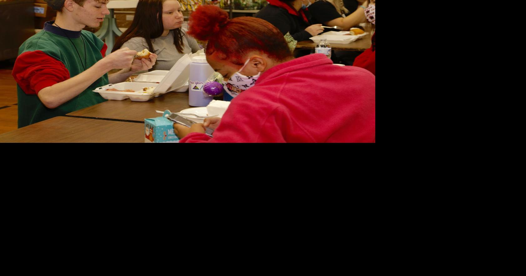 Christmas comes to Gateway Learning Center | Local News | clintonherald.com