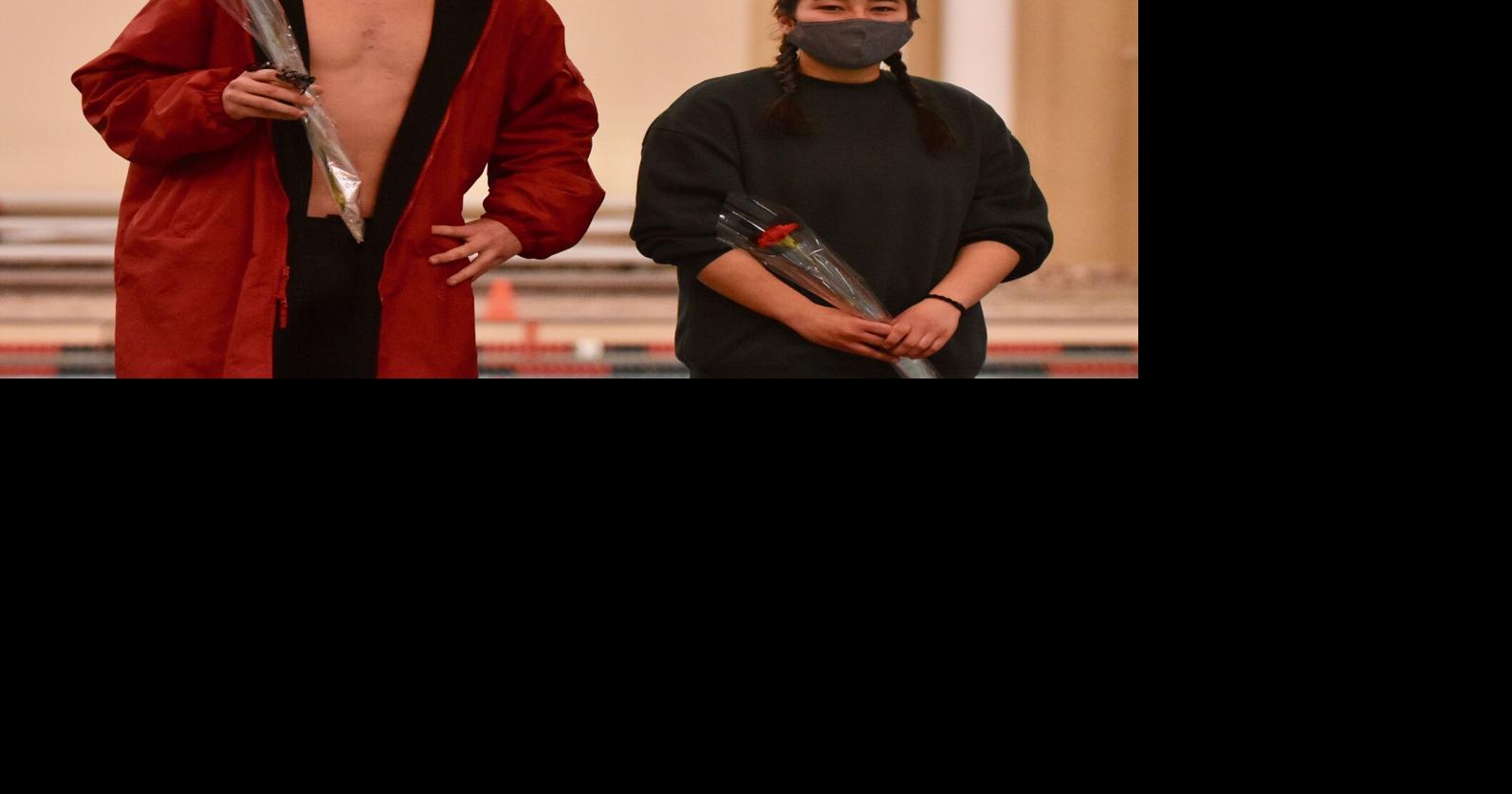 Clinton boys swim team celebrates senior night | Sports | clintonherald.com