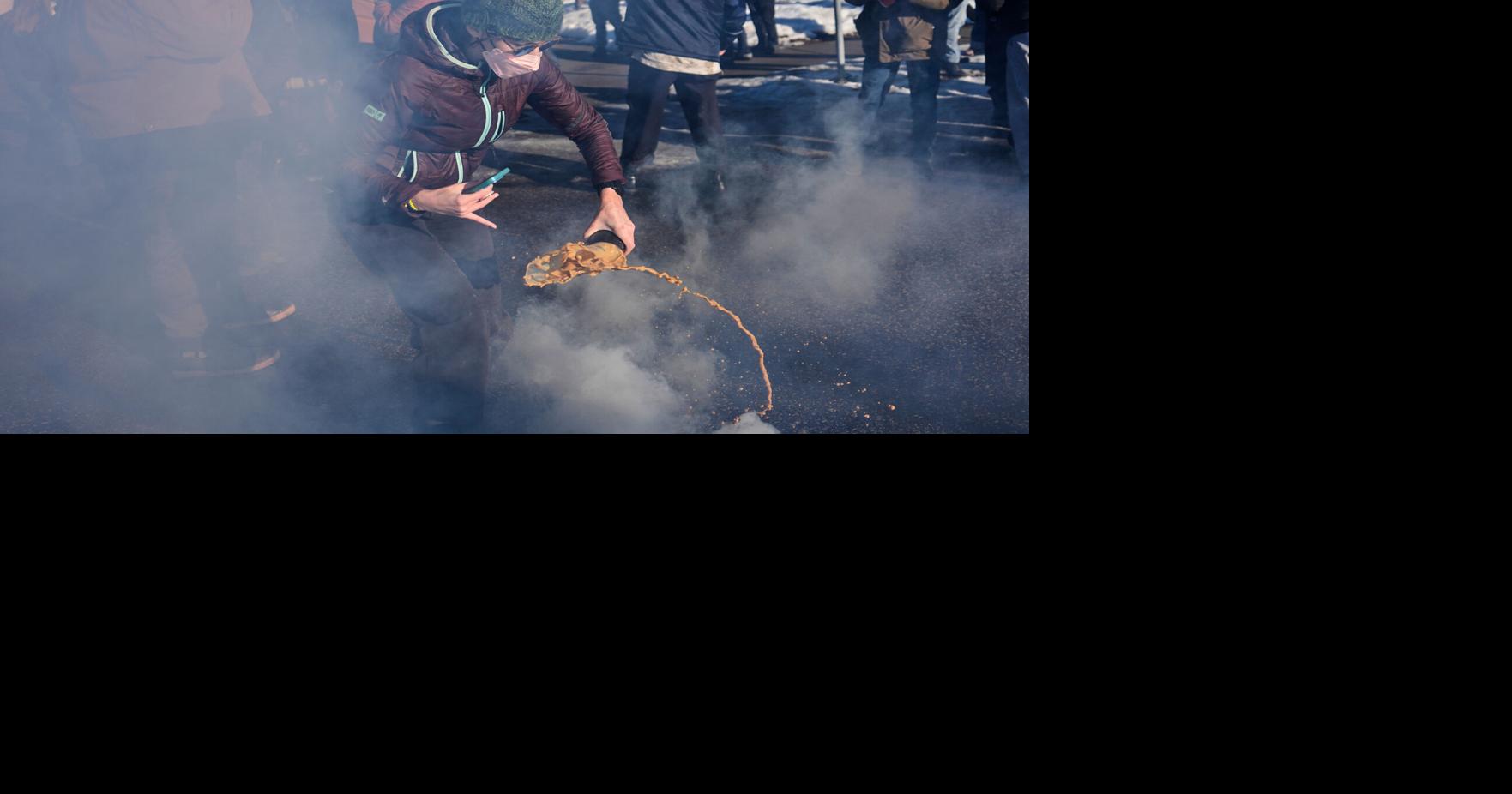 Minnesota protesters, agents repeatedly square off while prosecutors ...