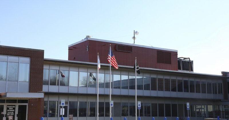 Clinton County building open as warming center during wind chill ...