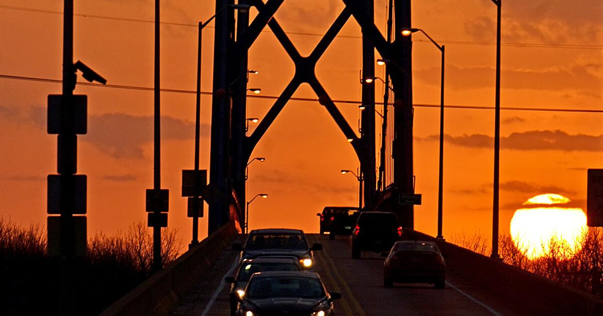 Shutting off bridge lights because of mayflies | Local News ...