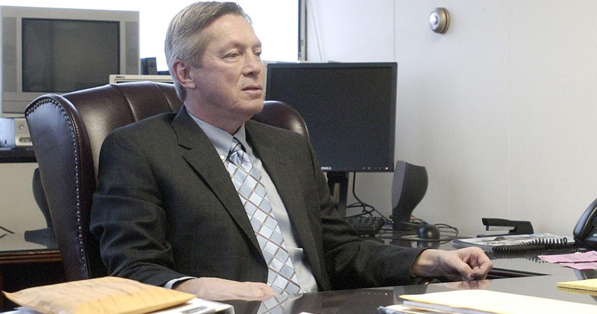 Indiana prosecutor accidentally fires gun inside restaurant | CNHI ...