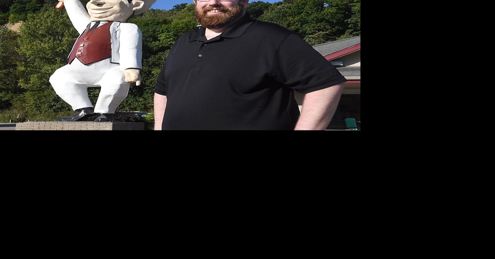 Happy Chef statue has his voice back | | cnhinews.com