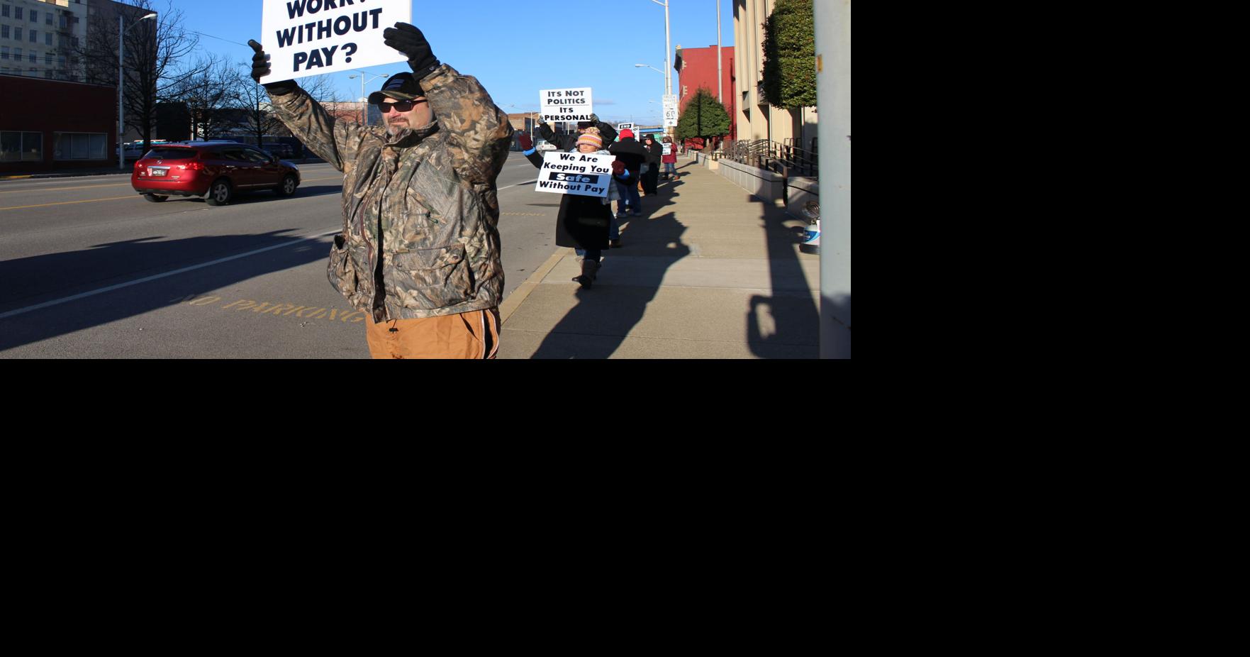 Kentucky prison staff protest payless work but stay on job | CNHI ...