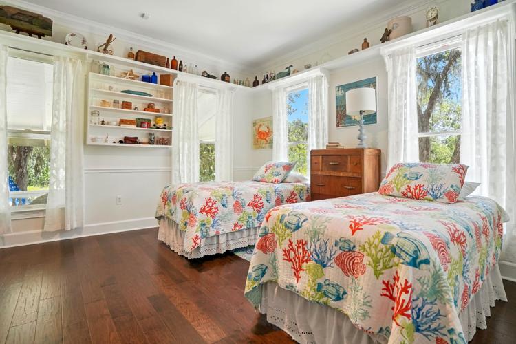 Laughinghouse Manor will warm your heart | Chfeature ...