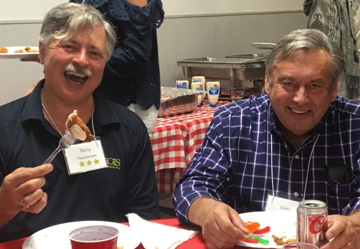 Newcomers enjoy fish fry | Community Notes | coastalillustrated.com