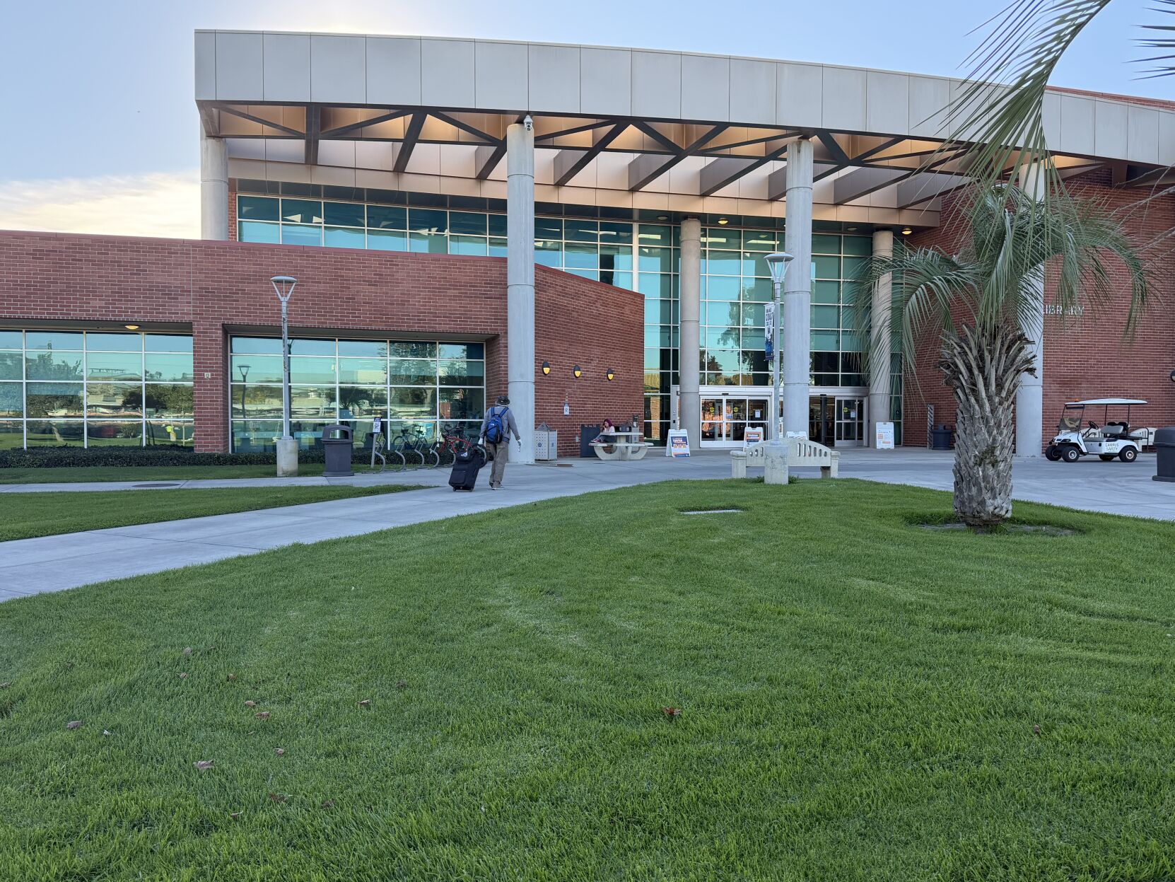 Higher education student enrollment effects in an era of A.I. | Front ...