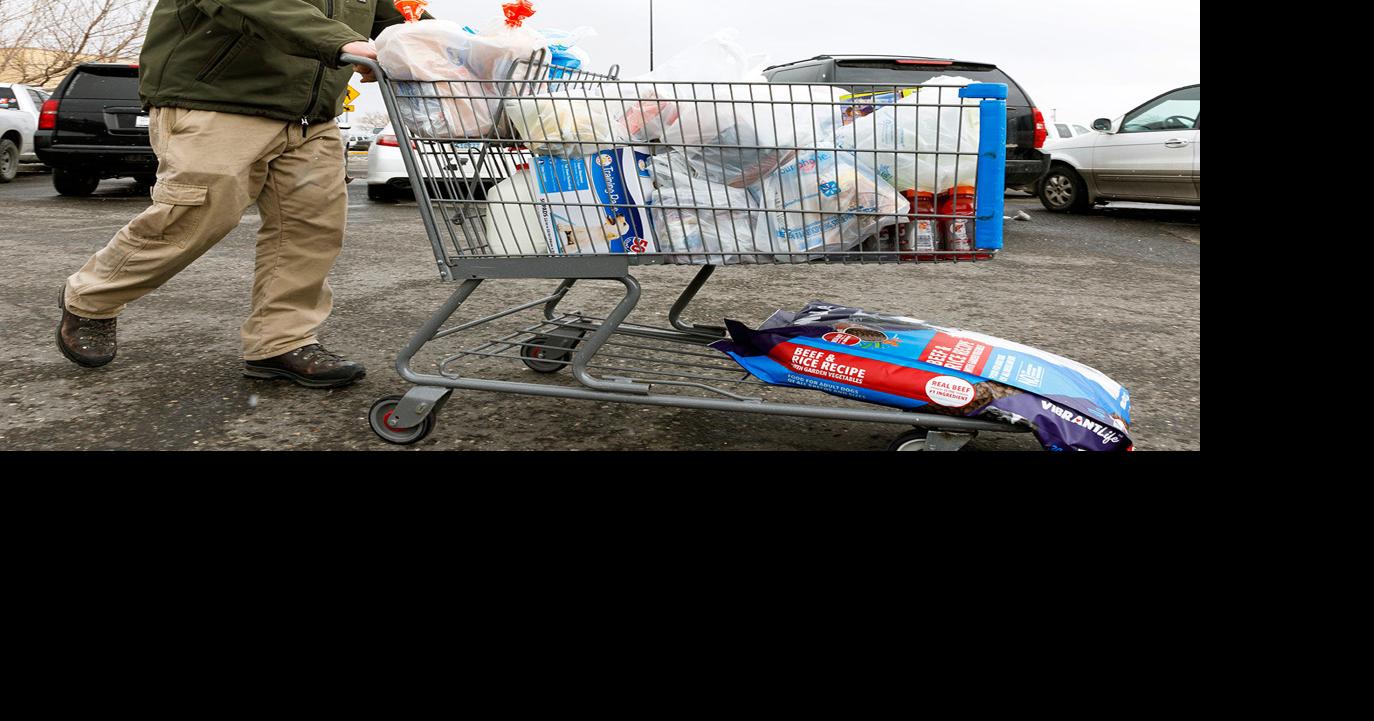 Some, not all, worry about COVID-19: Walmart, grocery stores flooded ...