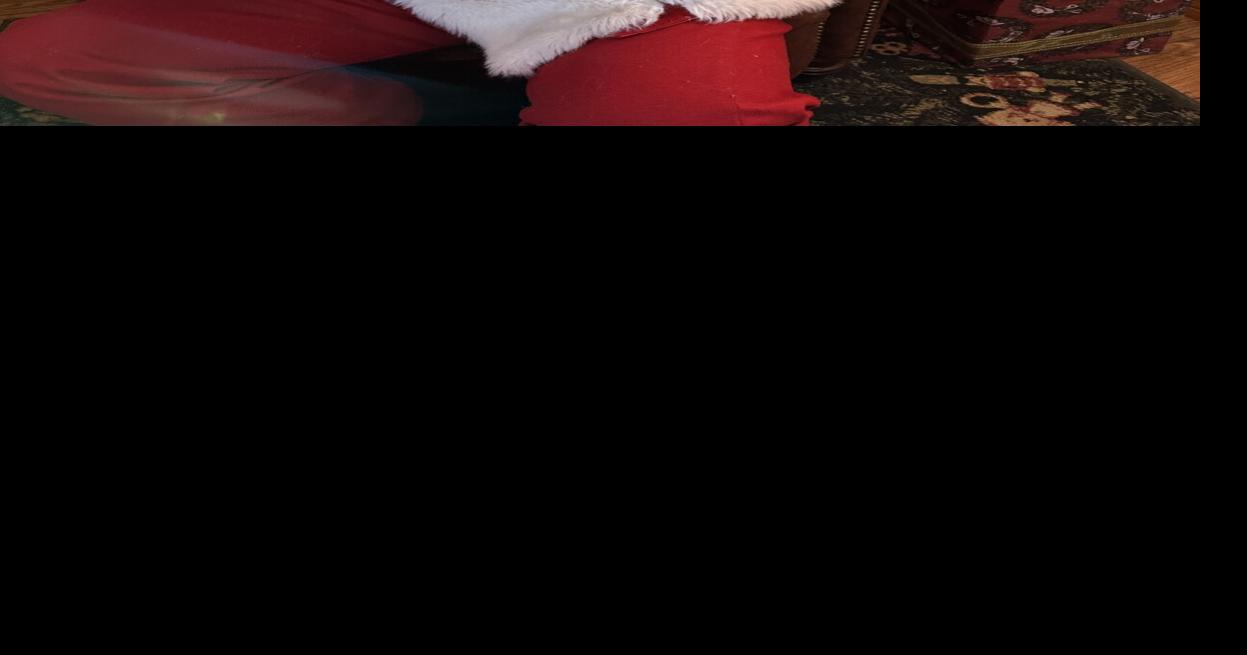 Santa visits with pets at Santa House | People | codyenterprise.com