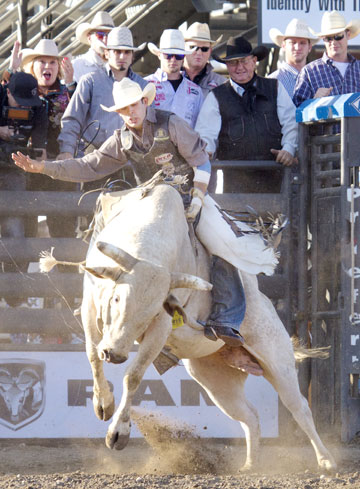 Stall wins Xtreme Bulls title: Four riders last eight seconds on two ...