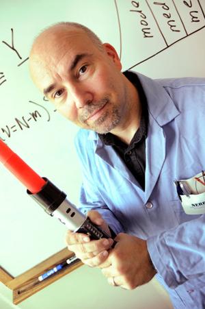 Comedian’s dorky jokes prove science can be funny | People ...