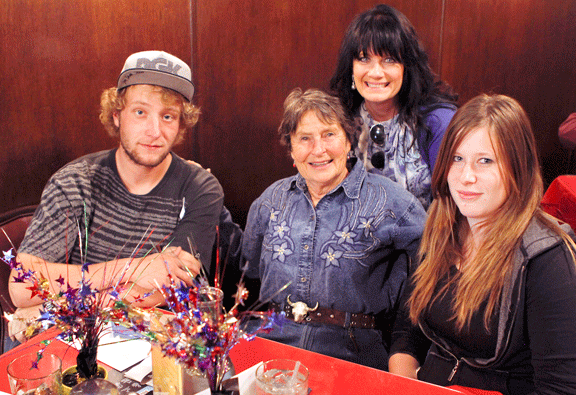 Bright Futures makes mark on mentoring | People | codyenterprise.com