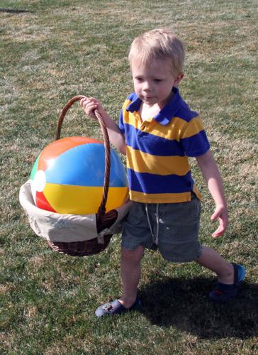 Great egg hunt draws big crowd | Archives | coloradocommunitymedia.com