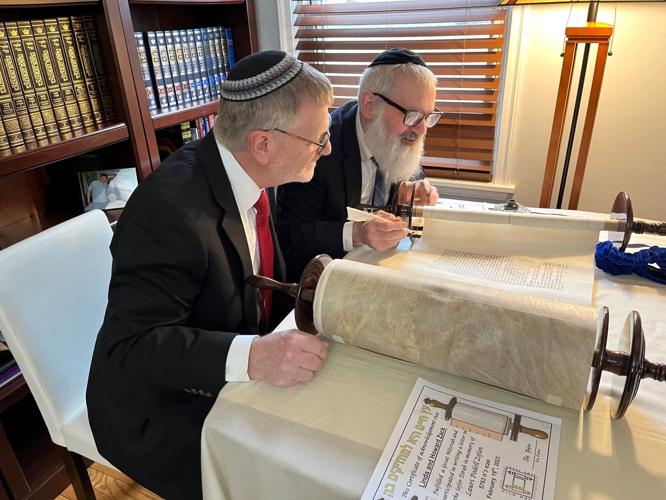 Zofan dedicates Torah in wife’s memory at Congregation Torat Emet ...