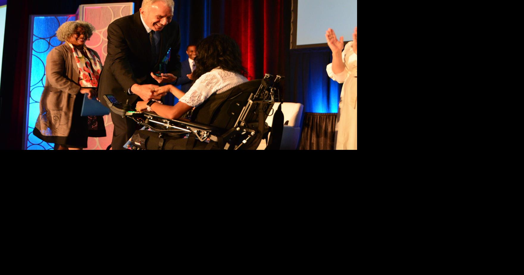 NFL Hall of Famer Montana talks perseverance at LifeTown Legends ...