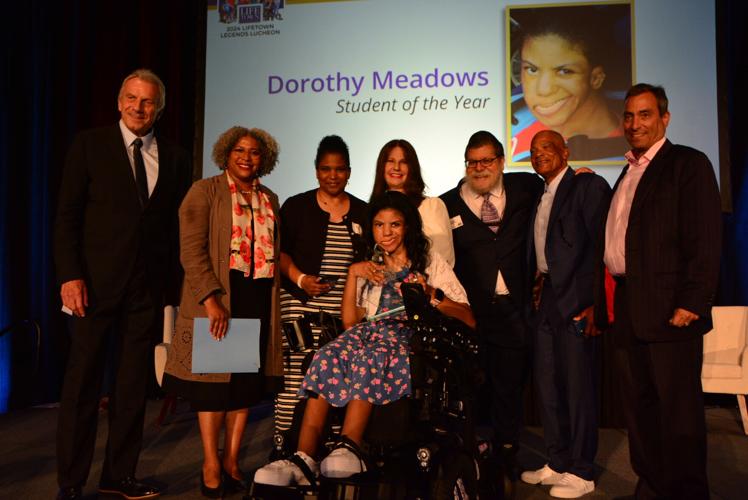 NFL Hall of Famer Montana talks perseverance at LifeTown Legends ...