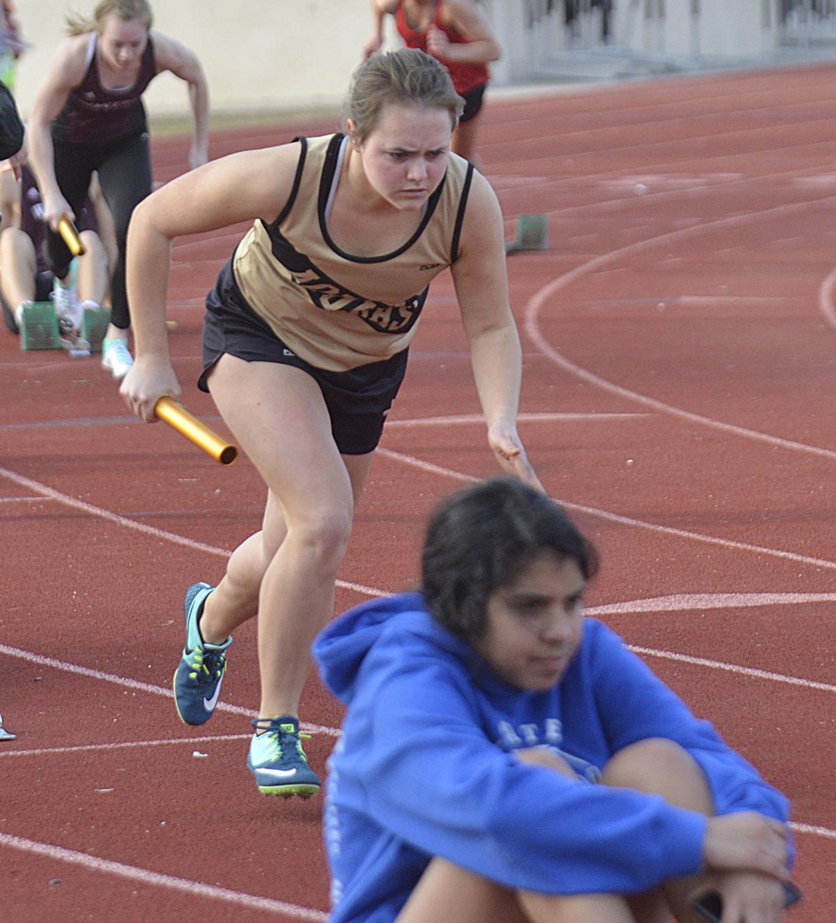 Monarch Girls win Scotus Relays | Sports | columbustelegram.com