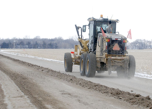 Road graders adopt safer working methods