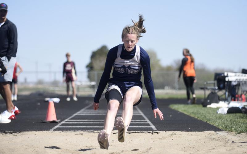 Area track and field athletes qualify for state