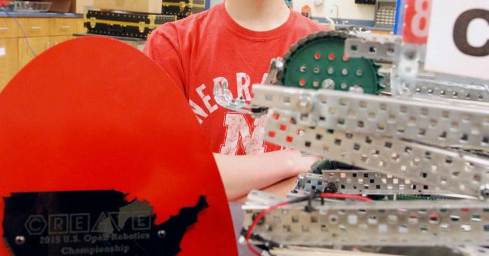 Lakeview robotics team grabs hardware