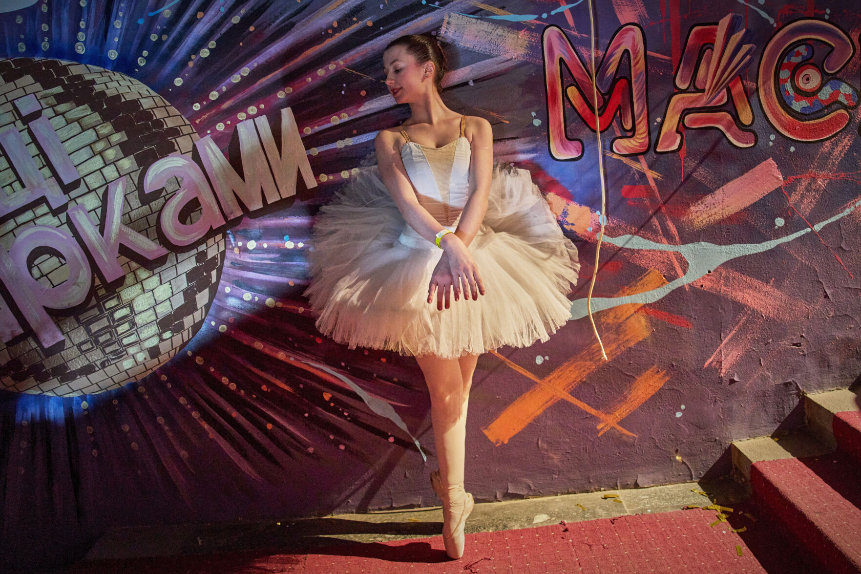 Ukraine revives 'Dancing with the Stars' with wartime heroes