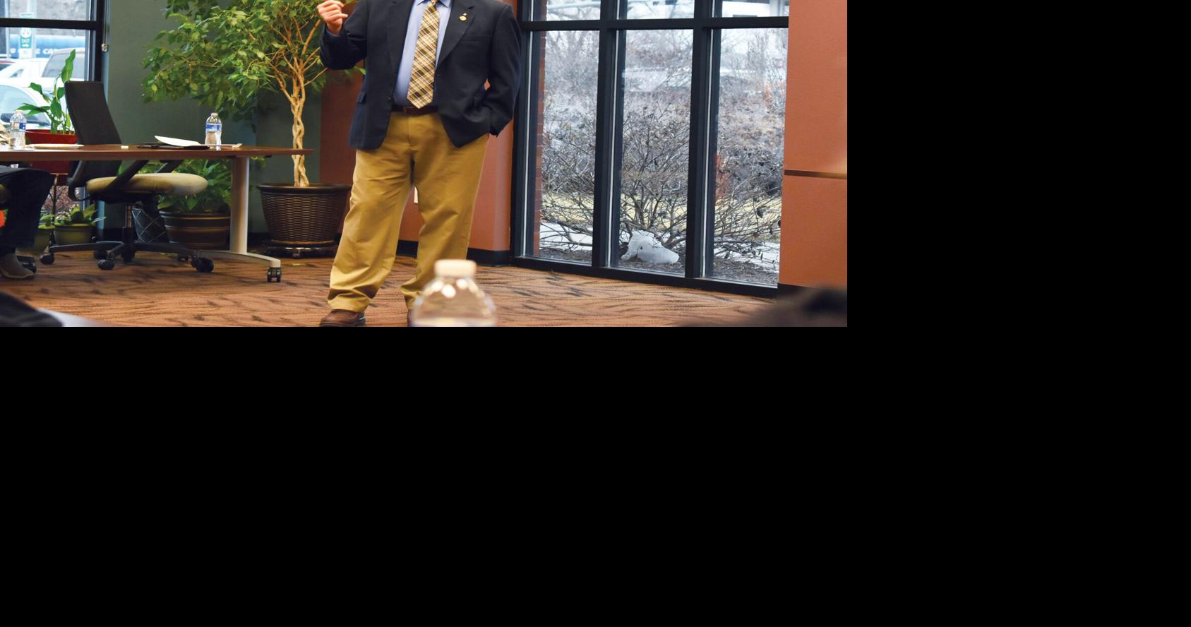 Sen. Mike Moser talks upcoming bills during legislative luncheon