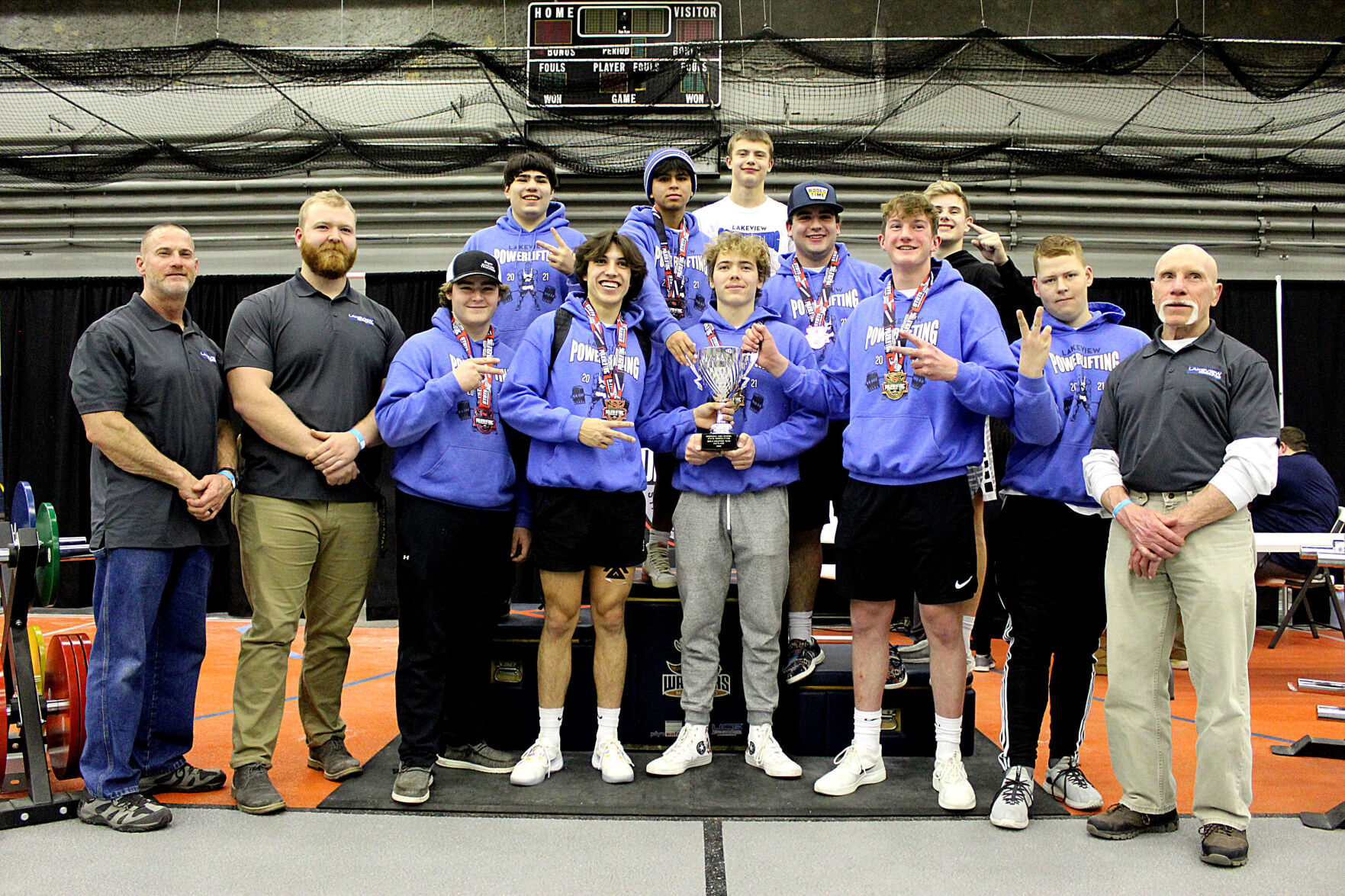 Seniors lead Lakeview powerlifting