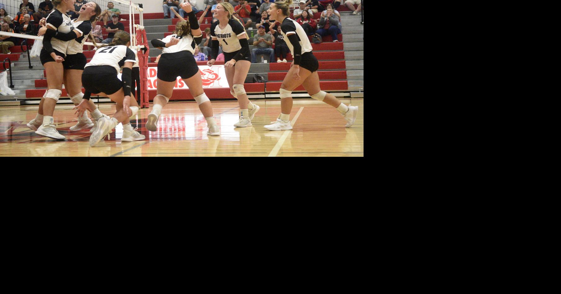 Clarkson/Leigh volleyball sweeps triangular, remains perfect