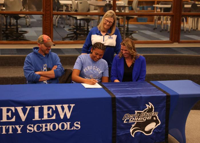 Lakeview's Mueller picks Peru State to continue golf career