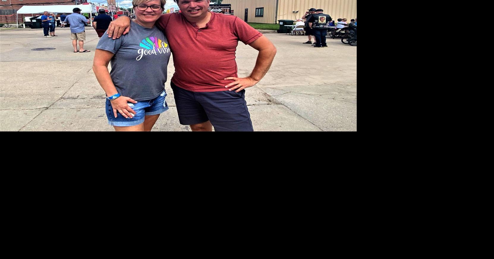 Booming barbecue - Duncan Ribfest cooks up plenty of fun, music and food