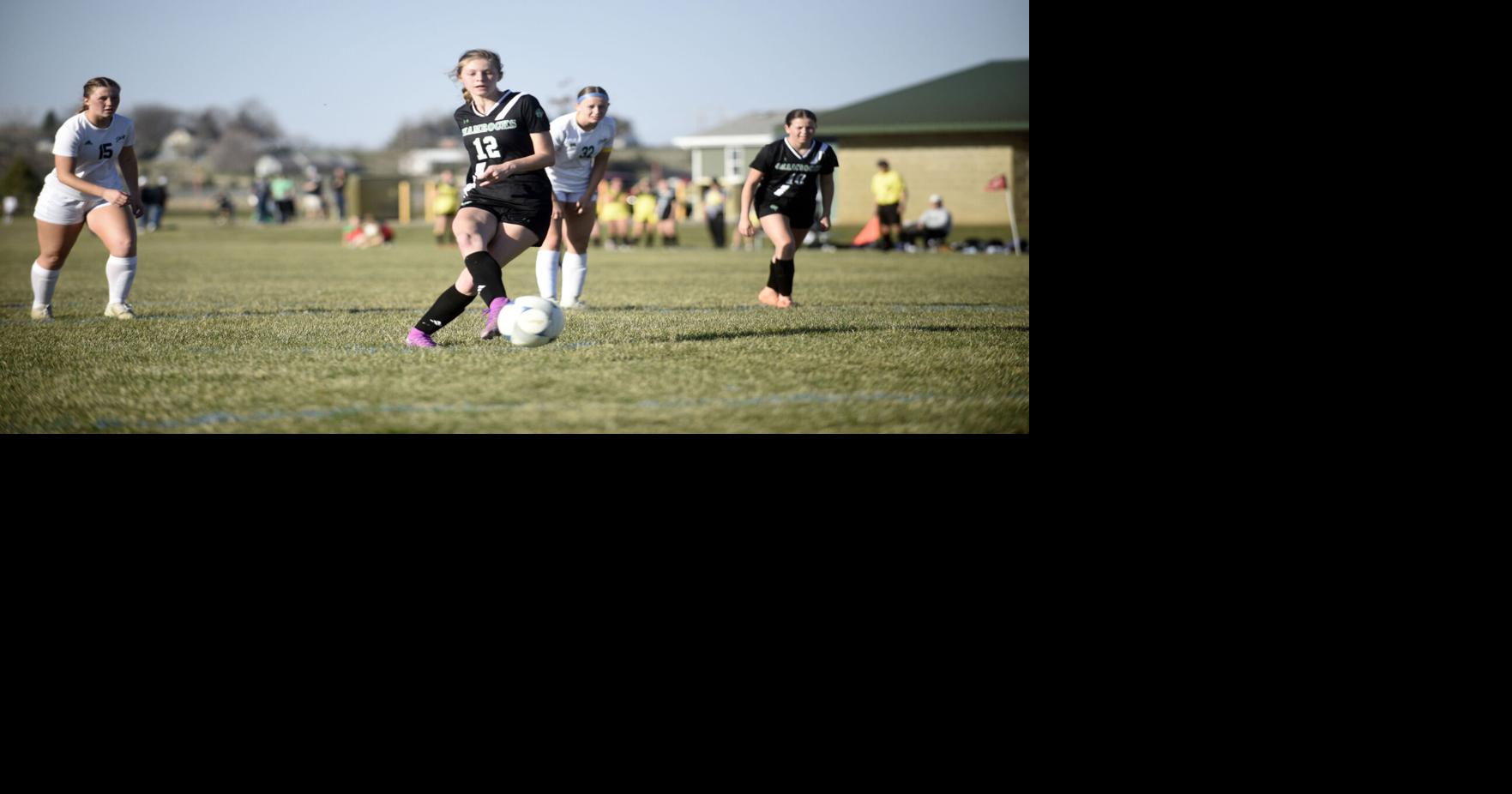 Aquinas' Kadavy, Yindrick helping Scotus girls and boys soccer