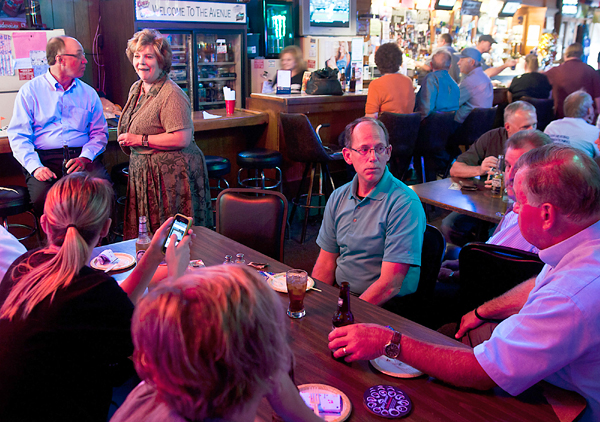 Chamber holds cash mobs as way to support local businesses