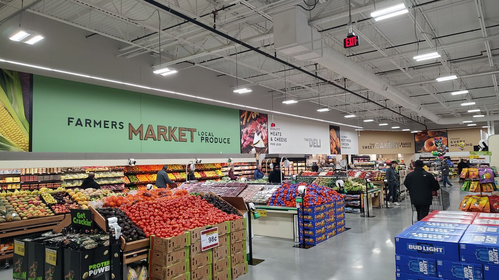 Super Saver reopens in new building in Columbus