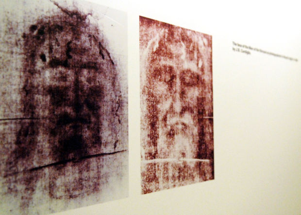 'Man of the Shroud' stops at Scotus