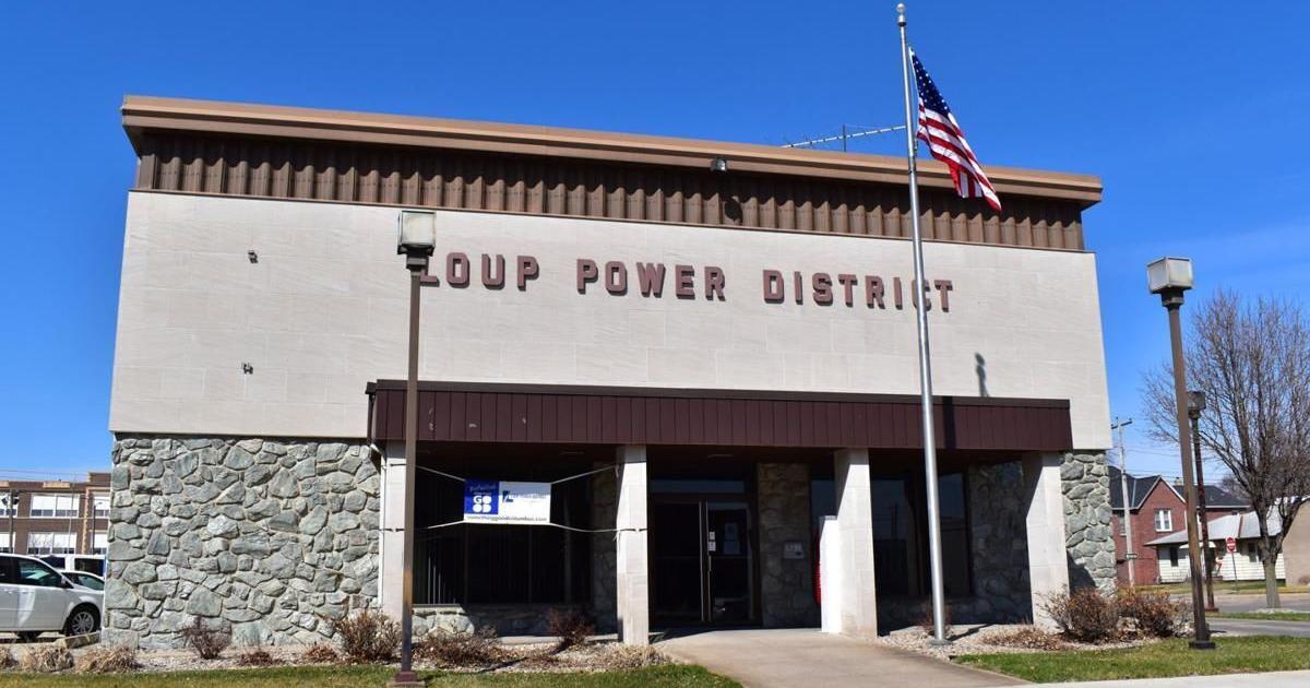 Loup Power District delivers lease payments to area communities