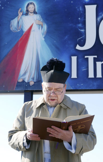 Divine Mercy sign dedicated Saturday | Local | columbustelegram.com