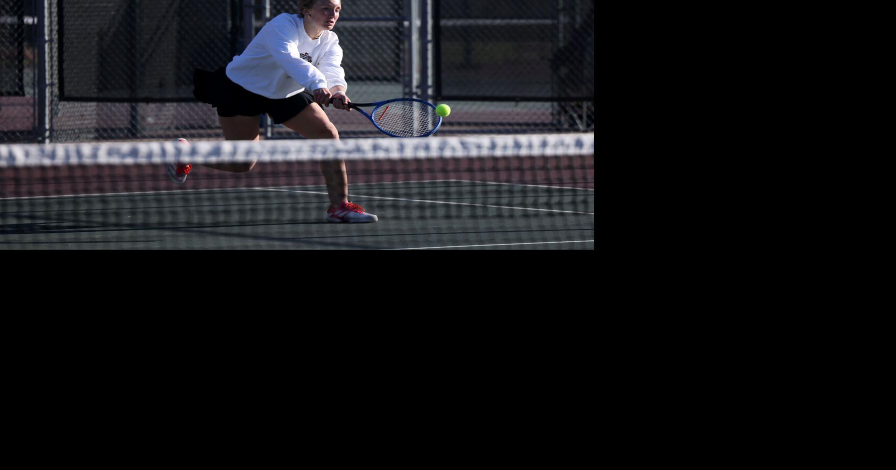 Carley Kapels wins gold in singles at Columbus Invite