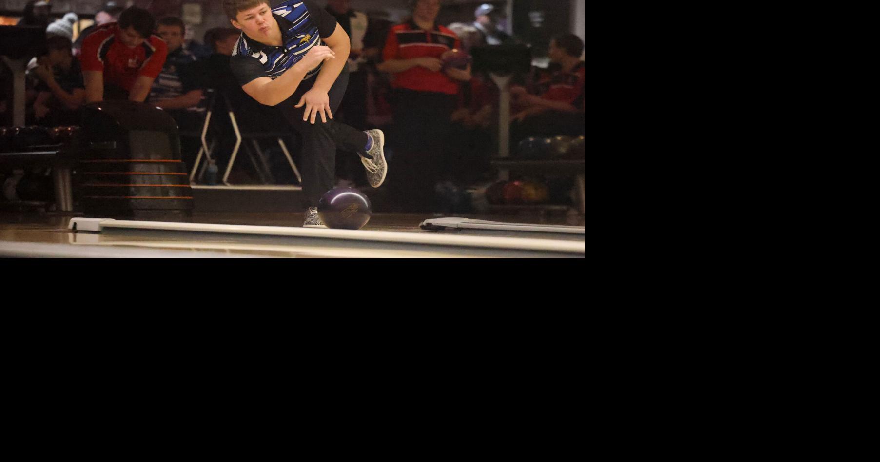 Photos: Lakeview bowling competes at districts