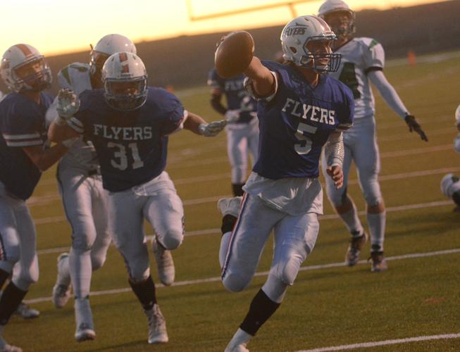 Pfeifer keys Flyers to championship game