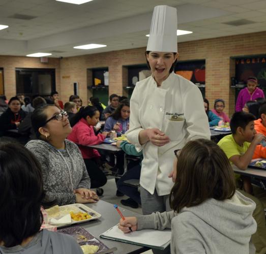 Chef brings pop-up restaurant to Schuyler school